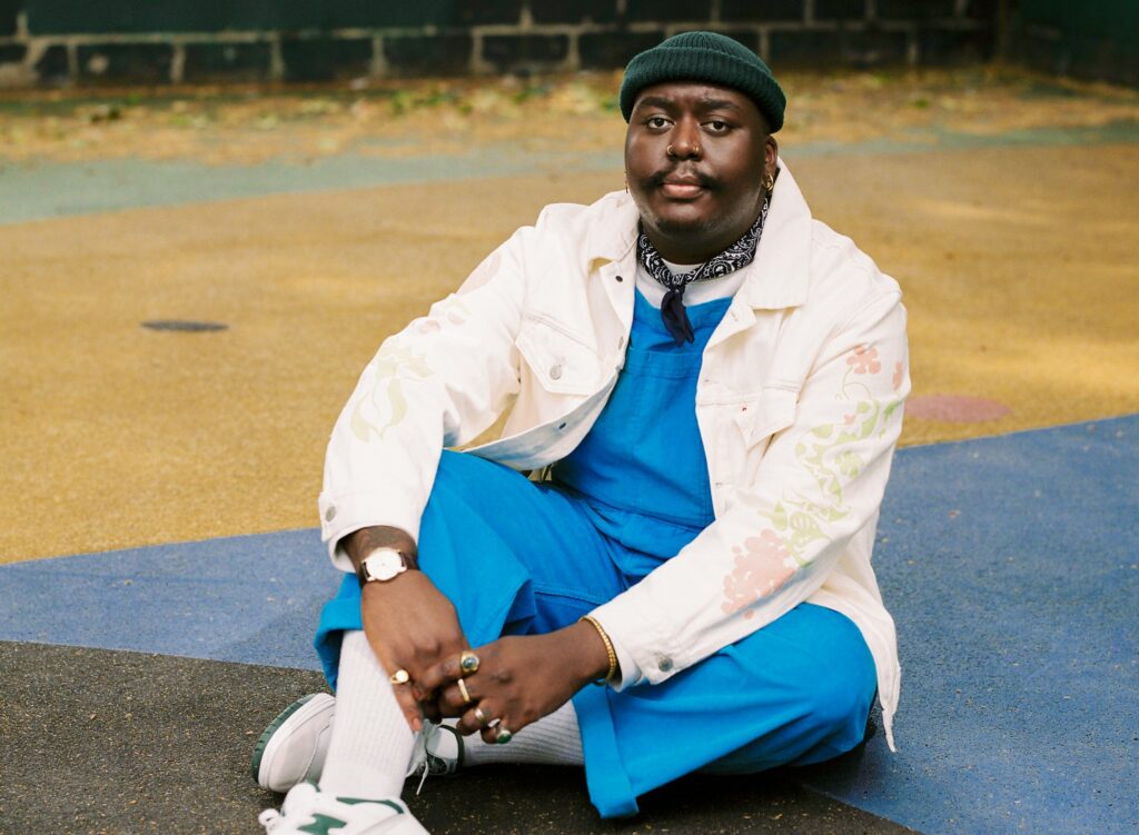 Jordan Mackampa kündigt neues Album "Welcome Home, Kid!" an. » TONSPION