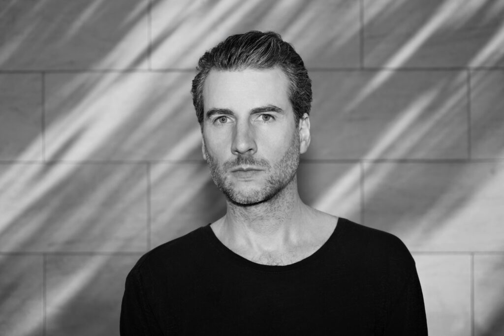 Maximilian Hecker veröffentlicht neues Album "NEVERHEART" » TONSPION